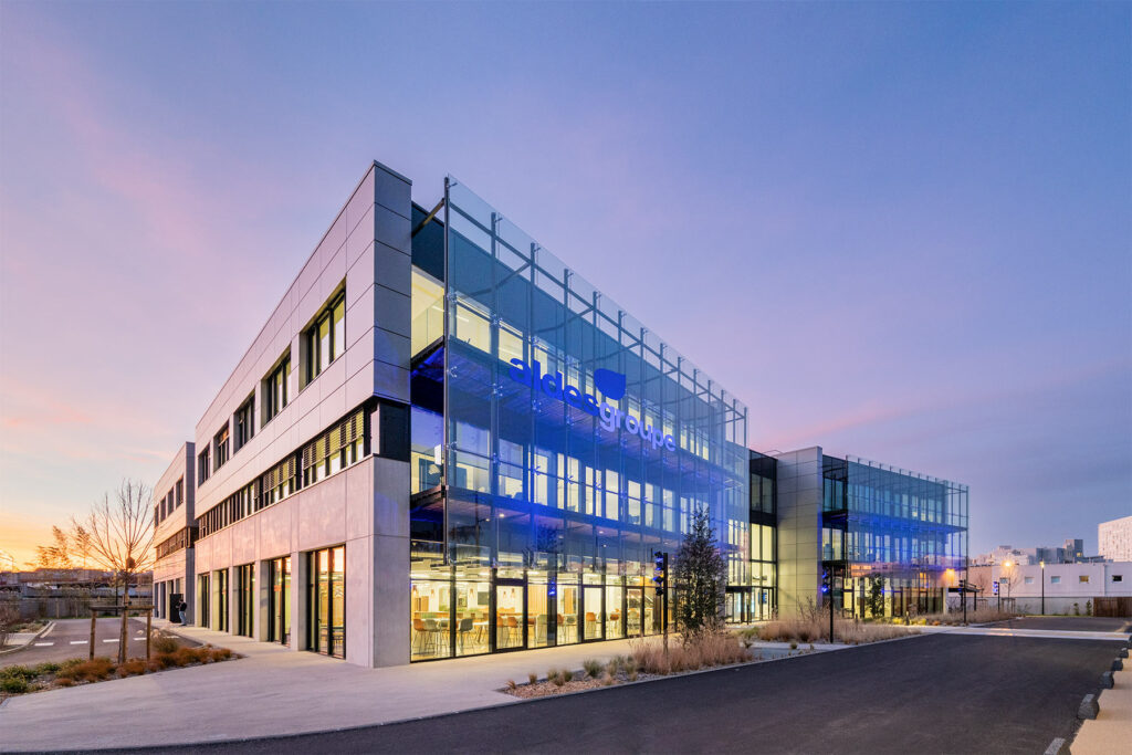 Siège d'ALDES à Lyon Vénissieux Par Archigroup Grand Air - Ludovic ...